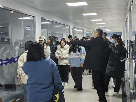 动物医药学院2023级新生入学教育——参观畜产品质量安全技术研究院 动物医学院