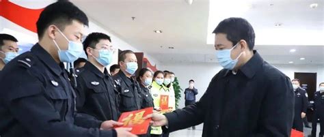 民航局副局长崔晓峰慰问首都机场公安局民辅警发展成绩行业