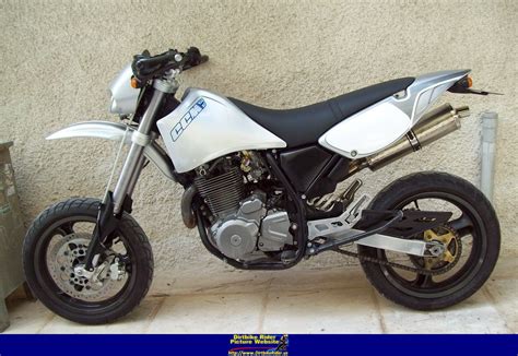 CCM R30 - Image #1