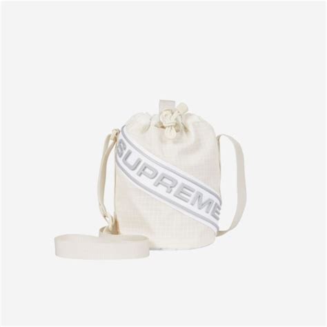 슈프림 웨이스트백 화이트 23fw Supreme Kream 슈프림 웨이스트백 화이트 23fw Supreme Kream