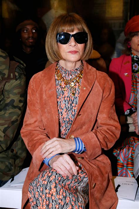 Anna Wintours Fashion Moments Through The Years Photos