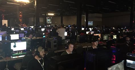 Quakecon Kicks Off Nations Biggest Byoc Party Cbs Texas