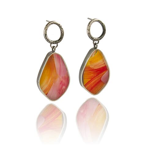 How To Make Resin Jewelry In Simple Steps Mintly