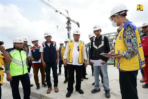 Tinjau Gedung Gelanggang Inovasi Dan Kreativitas UGM Menteri Basuki