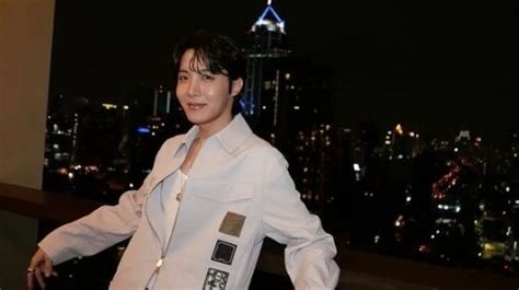 Susul Jin J Hope BTS Dikonfirmasi Bakal Segera Berangkat Wajib Militer TrendRadars Indonesia
