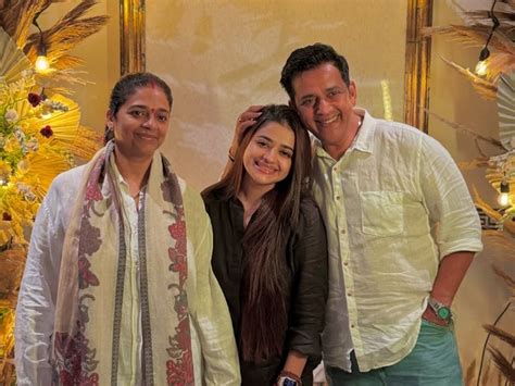 Ravi Kishan Turns 56 Once Got Beaten Up By Father For Playing Sita