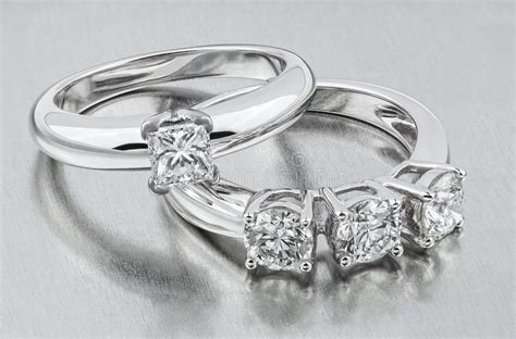 Кольцо диаманта золотистые кольца Wedding Невеста Rin Стоковое