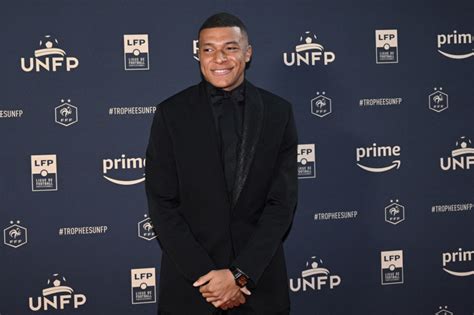 Trophées Unfp Mbappé Sacré Meilleur Joueur De Ligue 1 Pour La