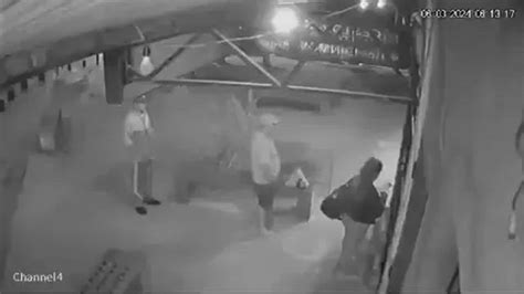 Video Mujer Policía Mata A Ladrón Que Trató De Someterla Notigram