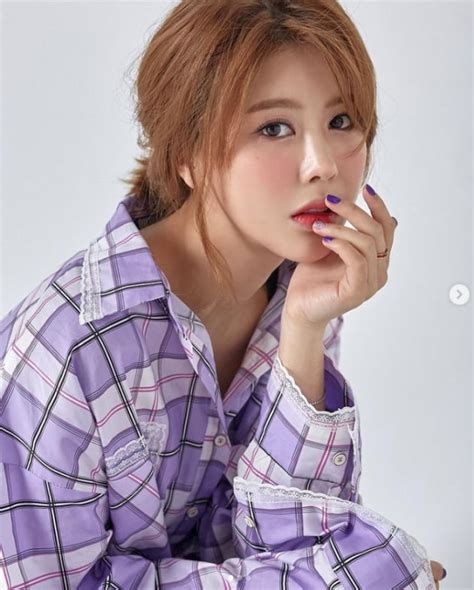 한정원 프로필 사진 변경이혼후 새로운 마음가짐 12월은 바쁘게 살기ten★ 텐아시아