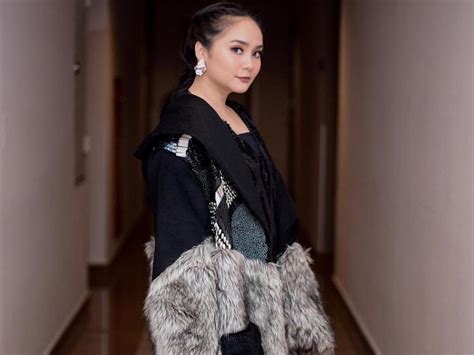 8 Gaya Gita Gutawa Dan Maudy Ayunda Si Cantik Kuliah Di Inggris Tagar