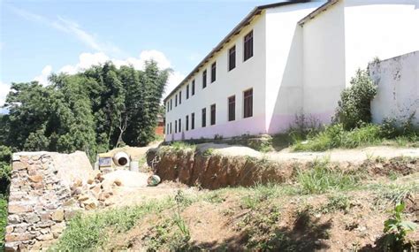 निर्माण व्यवसायीको लापरबाहीले विद्यालय जोखिममा नेपाल टेलिभिजन