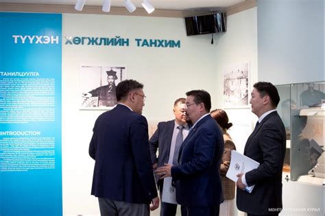 Төсвийн тухай хуульд нэмэлт өөрчлөлт оруулах тухай хуулийг хүлээлгэн өгөв