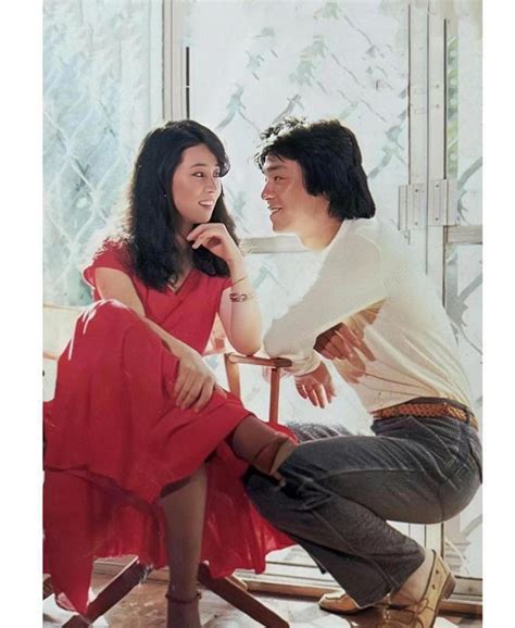 看到林凤娇和林青霞1976年的合影，才懂成龙为啥说惊为天人