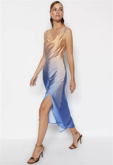 5 Rekomendasi Outfit Gaun Pesta Remaja Zalora Thread