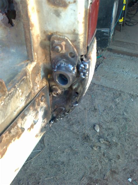 ремонт петель заднего борта — Nissan PickUp (D22), 3,3 л, 1997 года ...