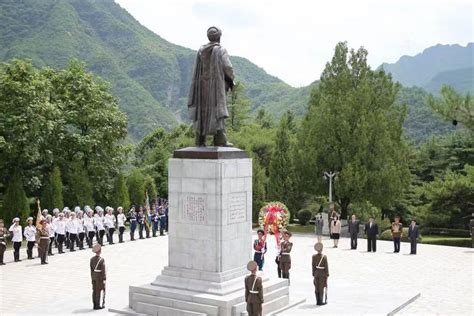 金正恩拜谒中国人民志愿军烈士陵园全球速报澎湃新闻 The Paper