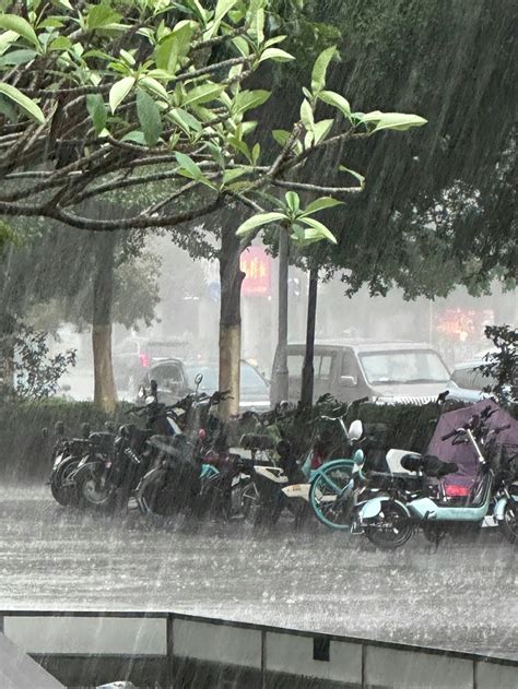 廣東強對流天氣 114個地區發布暴雨預警 星島日報