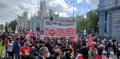 Ocho Mil Despidos Y 1 500 Oficinas Menos Un Resultado Previsible De La