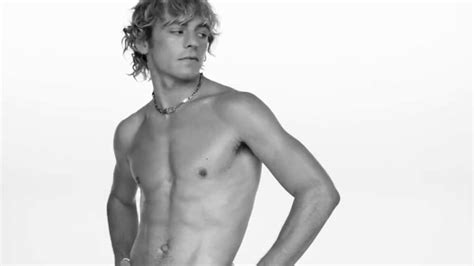 Watch Smoldering New Troye Sivan Video To Feature Shirtless Ross Lynch Edge United States