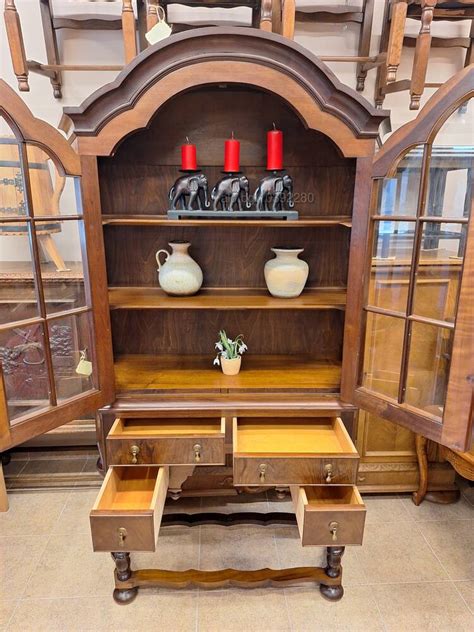 Античен трапезен бюфет Секция етажерка Мебели за дома и офиса София Античен трапезен