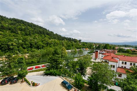 Selo Bg Къща за гости При бай Руси се намира на 4 км от Мадарския конник глобалният