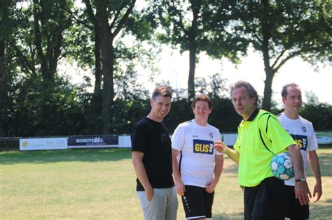 Afscheidswedstrijd Bart Baars Bart Venes En Jelmer Kuster Voetbalvereniging Den Dam