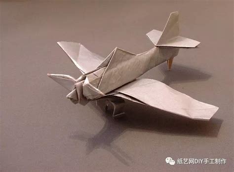 纸飞机到底怎么折才能与众不同？只有1的人会这么做！（附图解视频教程）