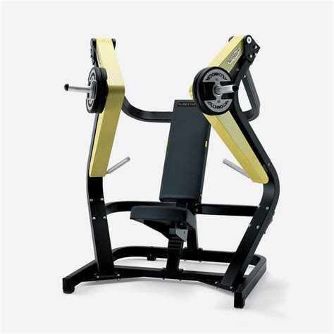 Чистый жим от груди с нагрузкой на диски отягощения Technogym