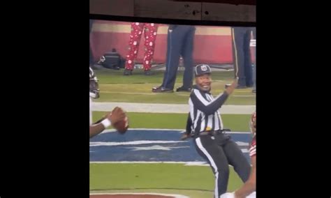 49ers Ravens Ref Trips Lamar Jackson For Safety Makes Funny Meme Face