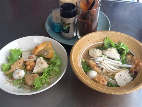 ก๋วยเตี๋ยวแคะสุชาดา จู วรจักร[ก๋วยเตี๋ยวแคะสุชาดา จู วรจักร] Ryoii