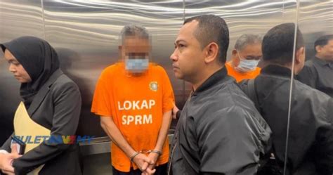 Penolong Pegawai Tadbir Direman 6 Hari Salah Guna Kuasa BULETIN TV3