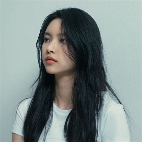 Pin By Van Skyee On Yunah Ill It Types Of Girls Gorgeous Girls