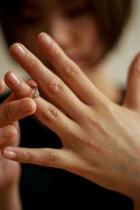 When A Woman Removes Her Wedding Ring 10 Things It Could Mean