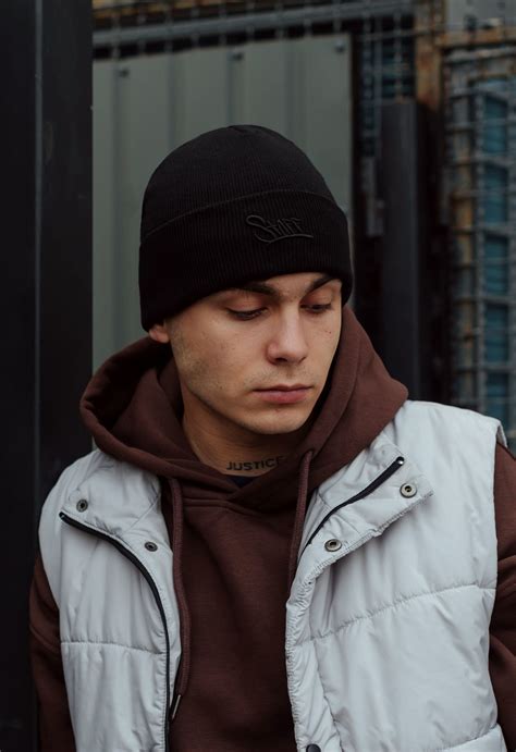 Шапка чоловіча Staff all black logo чорна однотонна з логотипом тепла з