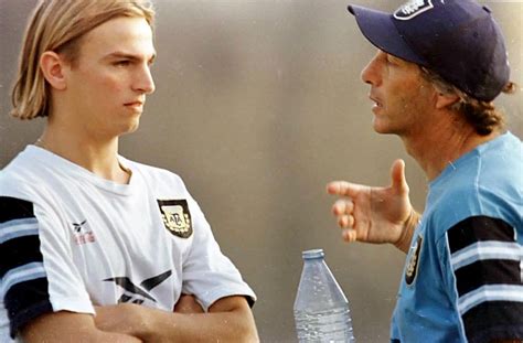 Esteban Cambiasso Joins Jose Pekerman In Colombia Team Mundo Albiceleste