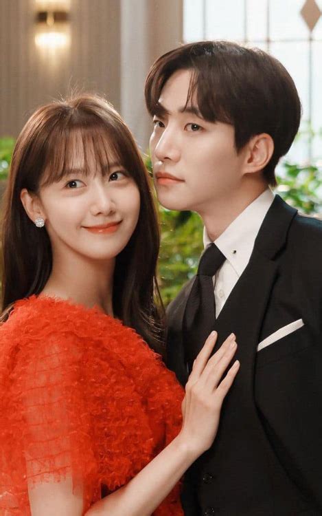 Yoona và Junho đang hẹn hò đóng cặp phim King the land để công khai