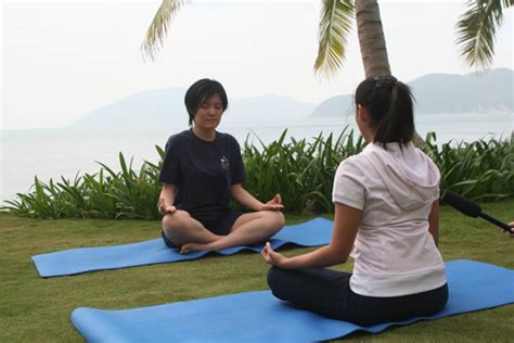 Yifan Hou Feet