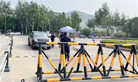 学校开展校门防车辆冲撞应急处置演练 济南大学