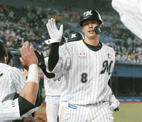 【ロッテ】中村奨お待たせ1号逆転3ラン：中日スポーツ・東京中日スポーツ