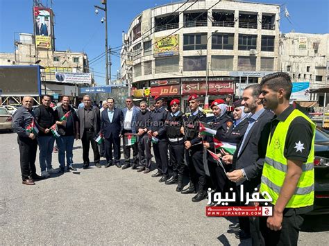 الزرقاويون يحتفلون بيوم العلم الأردني صور جفرا نيوز