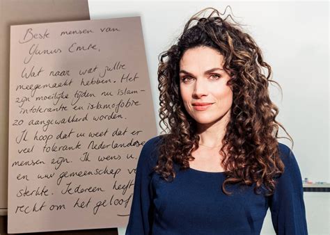 Actrice Anna Drijver Stuurt Kaart Naar Bedreigde Moskee In Emmeloord