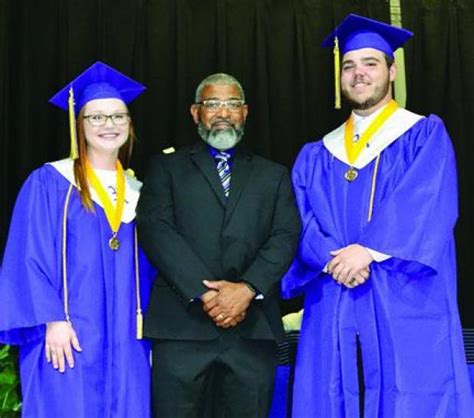 Rayne High Graduates 143 Crowley Post Signal