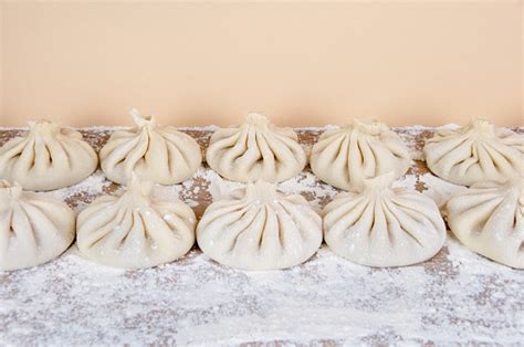 Khinkali은 그루지야의 국가 요리 이다 제품 고기와 향신료 반죽입니다 선택적 초점 0명에 대한 스톡 사진 및 기타 이미지