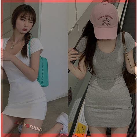 เดรสเอวสูงกระโปรงรัดรูปสีพื้นเรียบๆ เดรสเซ็กซี่มินิมอลแขนสั้นสไตล์โคเรี