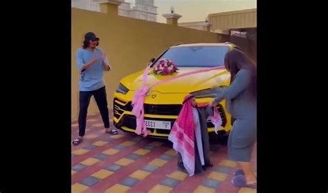 Suudi Arabistanlı Iş Insanı Eşine Son Model Araç Hediye Etti Yaşam Aykiri Haber Sitesi