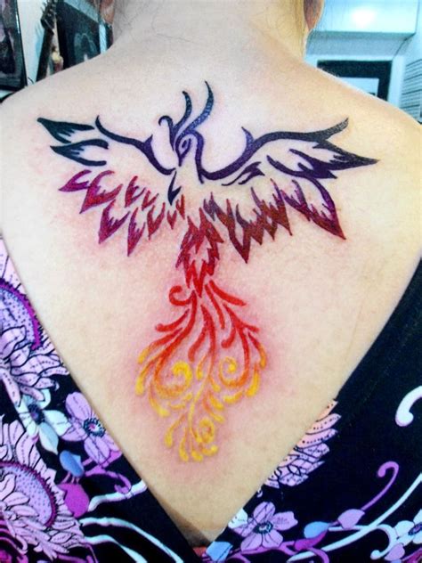 Ave Fénix en colores Tatuajes para Mujeres