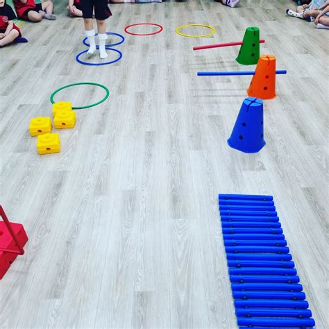 호아스쿨 영어유치부 강북 정규수업 영어유아체육 수업을 진행을 하였습니다~ 다양한 동작으로