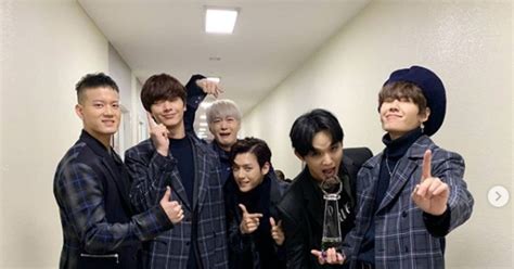 비투비 아름답고도 아프구나 첫 1위 인증샷도 비글돌답게[sns★컷]