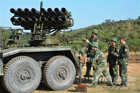 第四军区16炮兵旅举行实弹演习